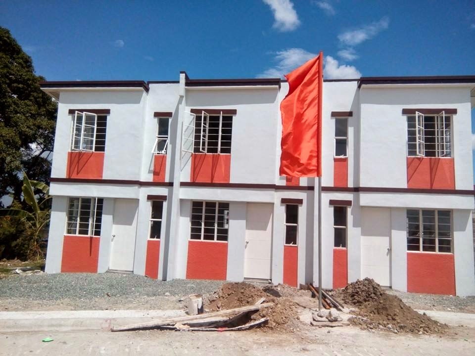 Invest a House and Lot in the Philippines: Preselling townhouse in Imus ...