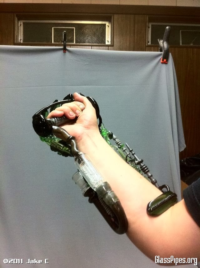 Passion for Pot: Fully wearable and functional bionic arm pipe!!!