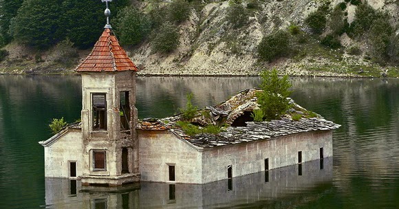 THE WORLD GEOGRAPHY: 8 Amazing Drowned Buildings