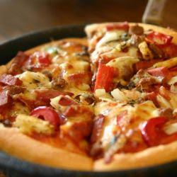EDNA FONSECA: RECEITAS DA VOVÓ: PIZZA DE PRESUNTO E MUSSARELA
