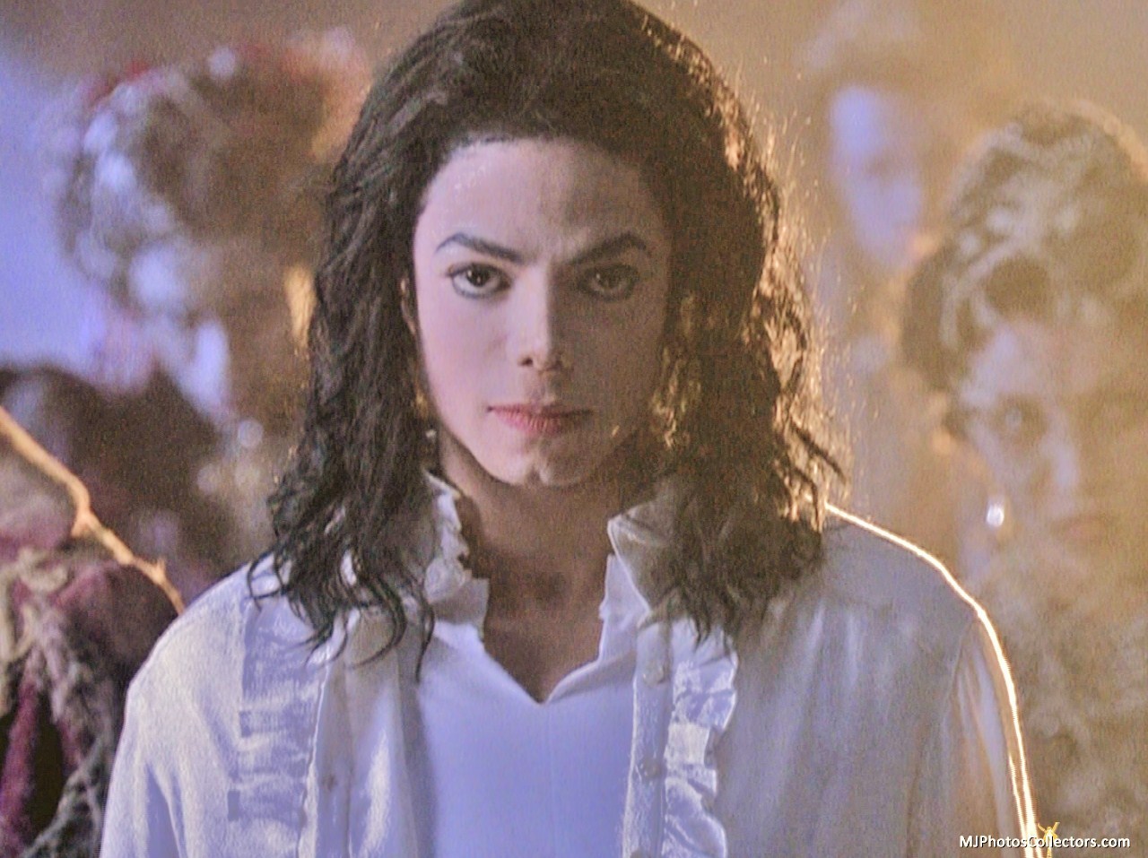 "Ghosts": Um Vídeo Assustador Sobre Michael Jackson querendo mostrar a ...