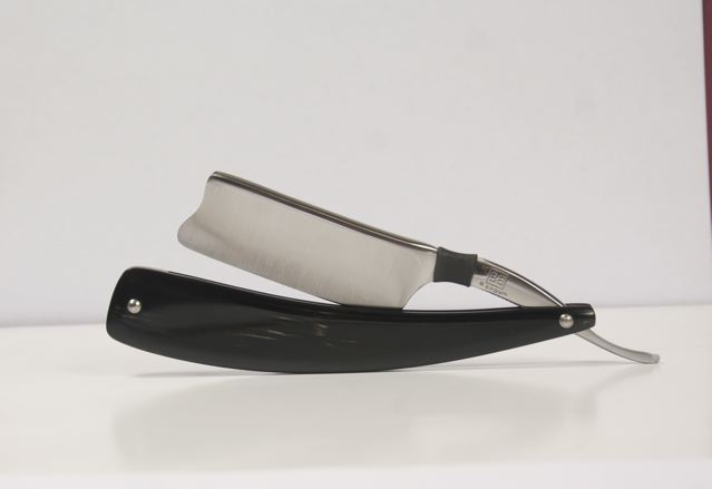 A Razors Tale: Custom Straight Razors