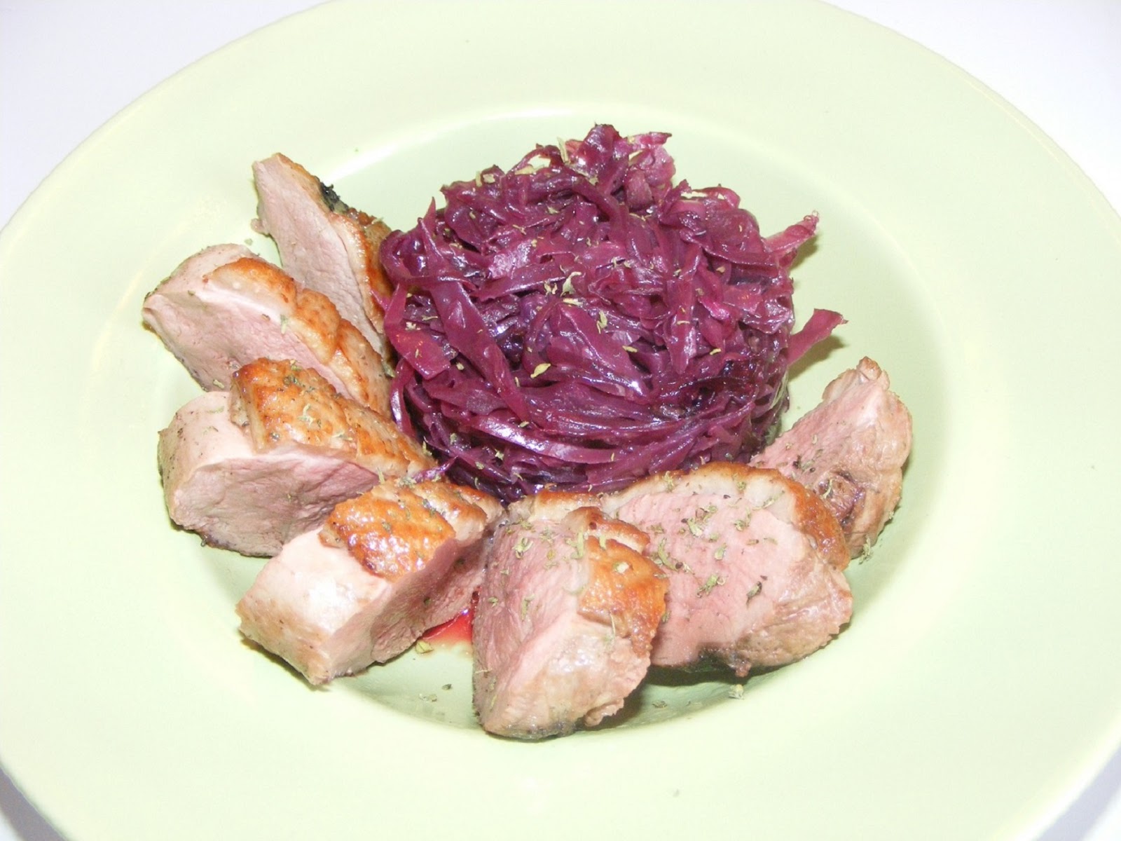 Piept de rata cu varza rosie | Preparatedevis.ro