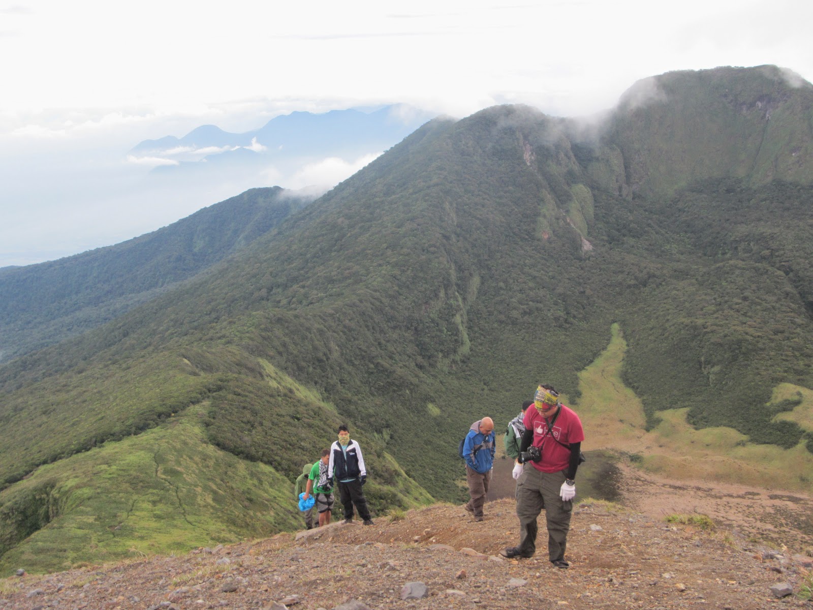 LEXICAL CROWN: MOUNT KANLAON CLIMB (GUINTUBDAN-GUINTUBDAN TRAIL)