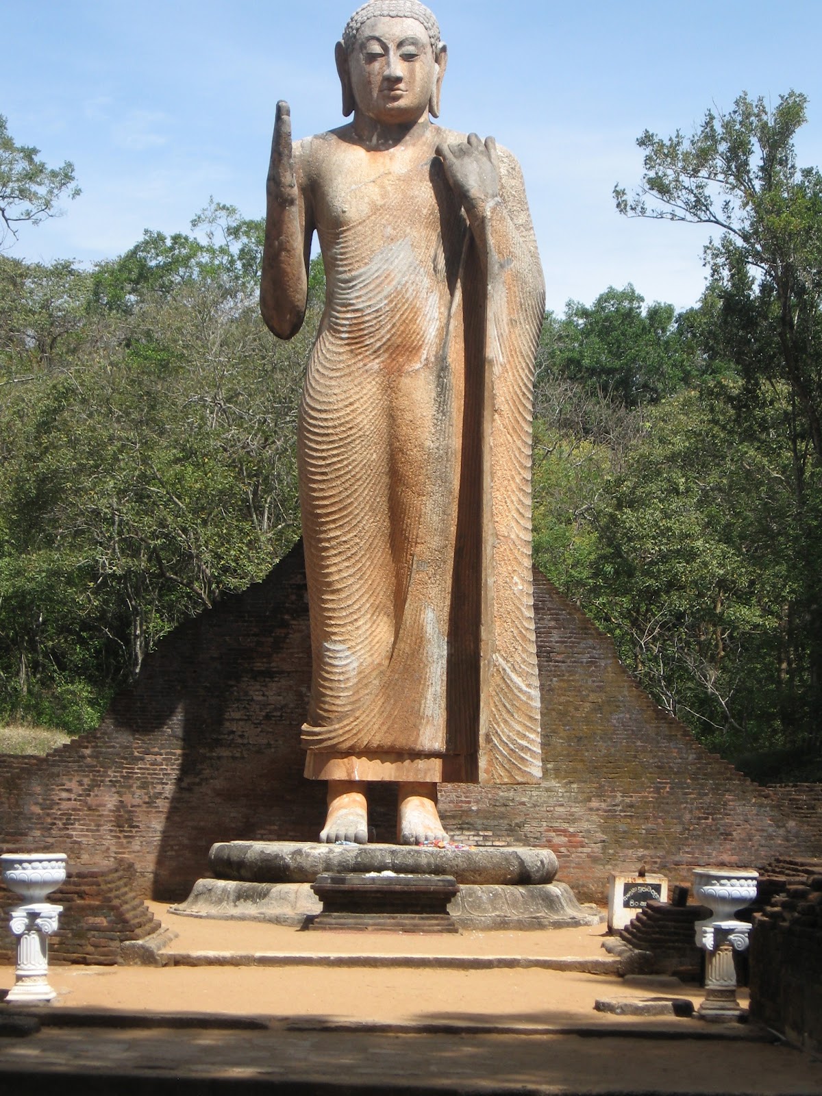 Photo Lanka: Ampara district buddhist place