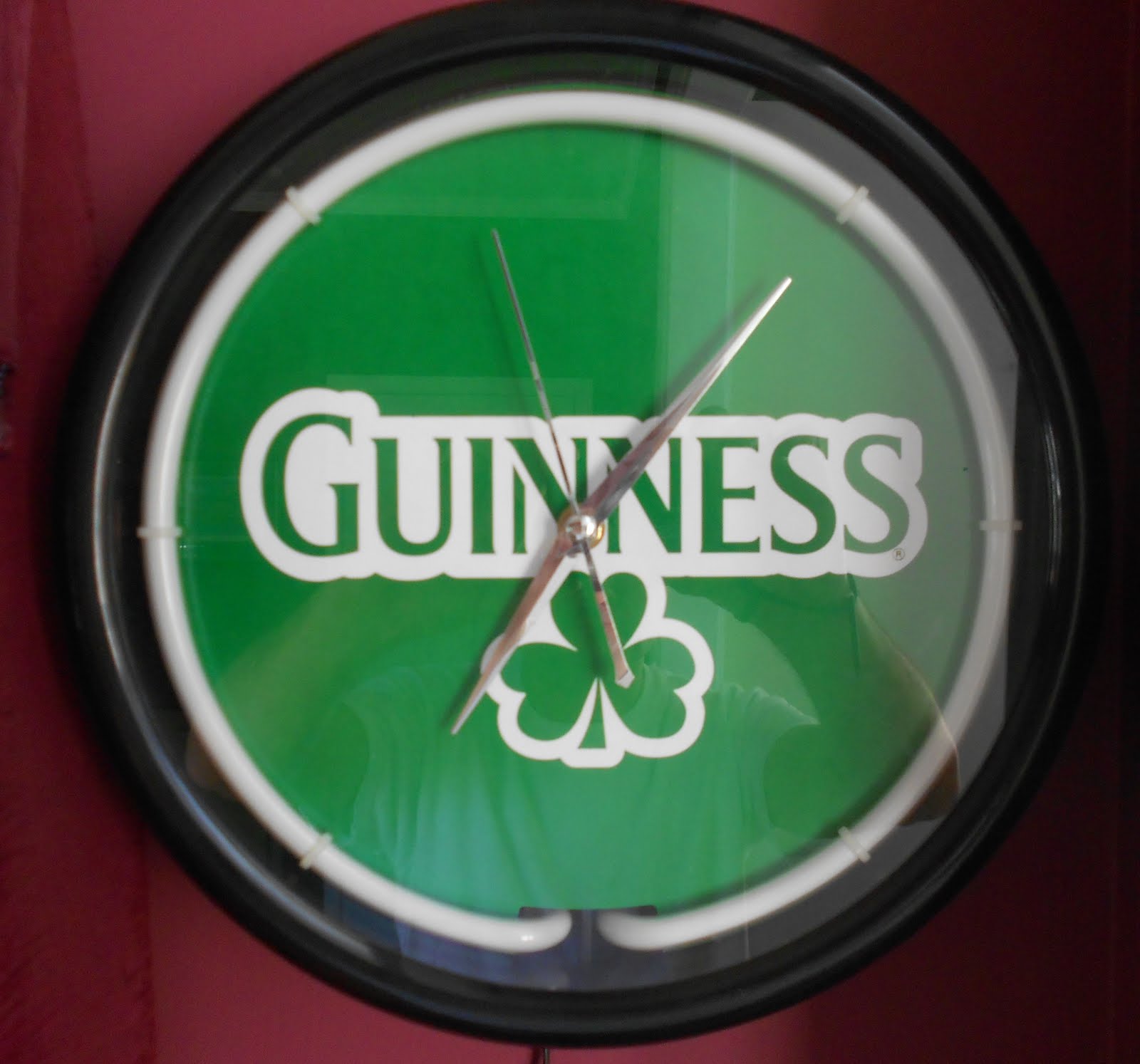 Guinness Collection: Labels, Carlton Ware, Wade, Gilroy, Doctors Books ...