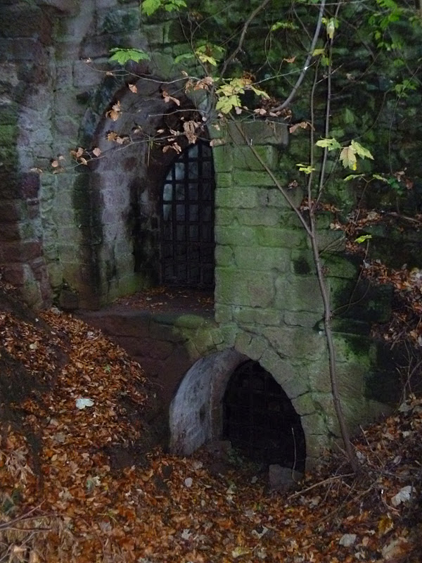 BikELove - Scotland: Yester Estate - Yester Castle, Yester Woods & The ...