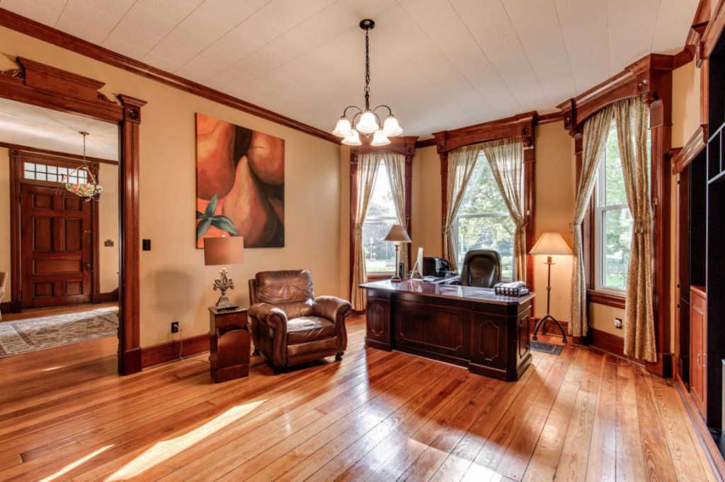 Sweet House Dreams: 1886 Victorian in Springfield, Missouri