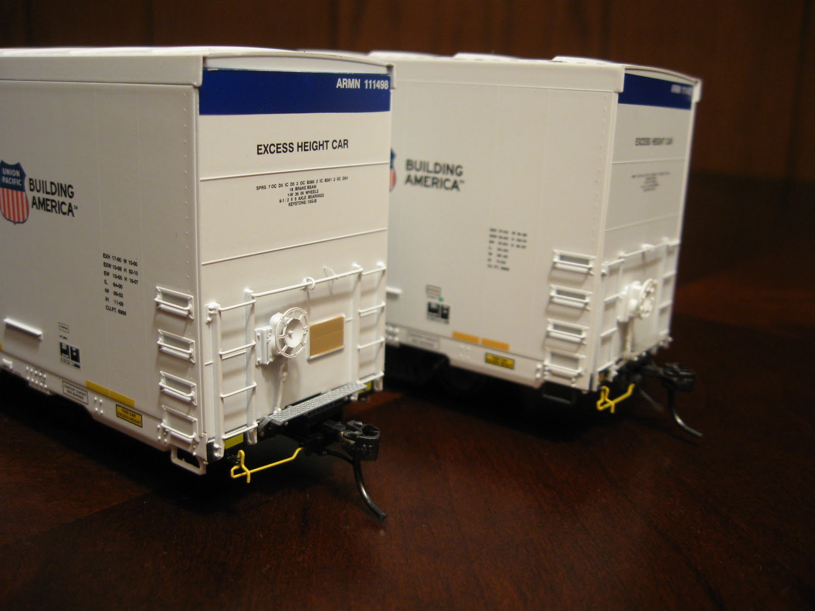 Ogden Brothers Trains: Product Review: Trinity 64-Foot Reefers