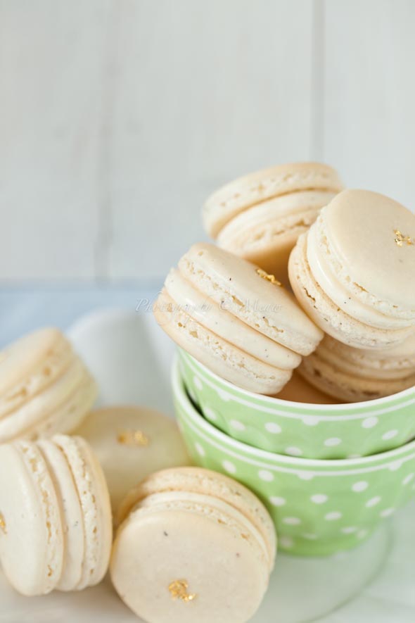 A Kitchen With No View: White truffle buttercream macarons