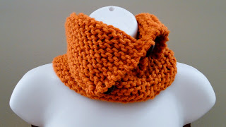 Ruby Knits: Free Pattern - Facil Button Cowl