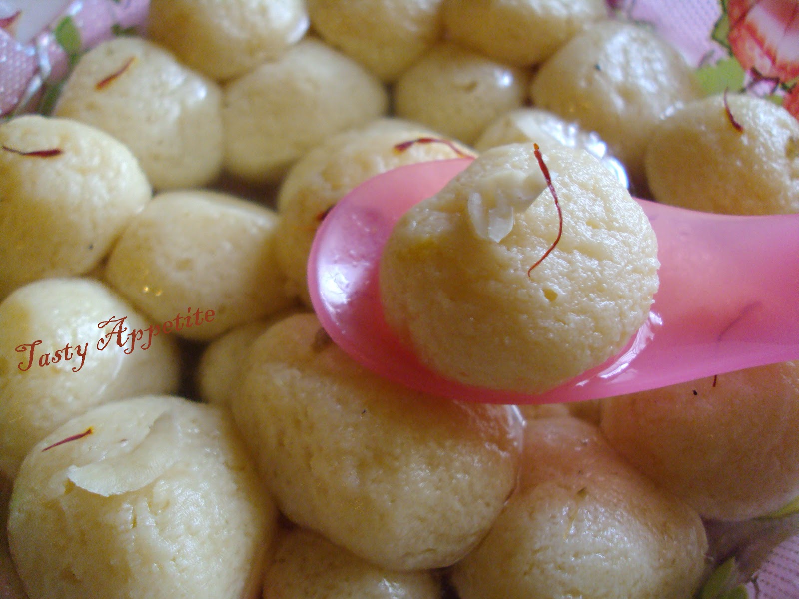 Rasgulla / Bengali Sweet / Step by Step Recipe