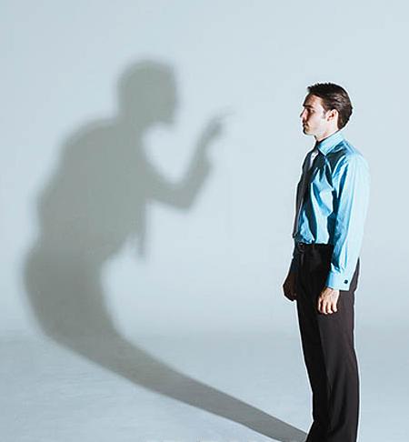 BUSCANDO CULPADOS...