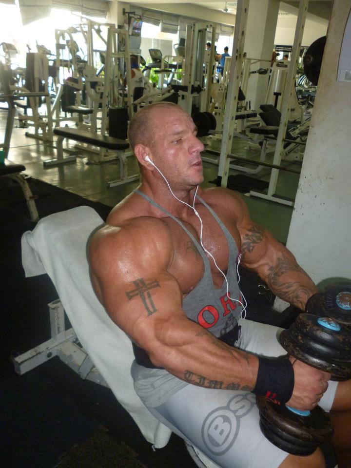 Muscle Lover: Australian bodybuilder Luke Timms