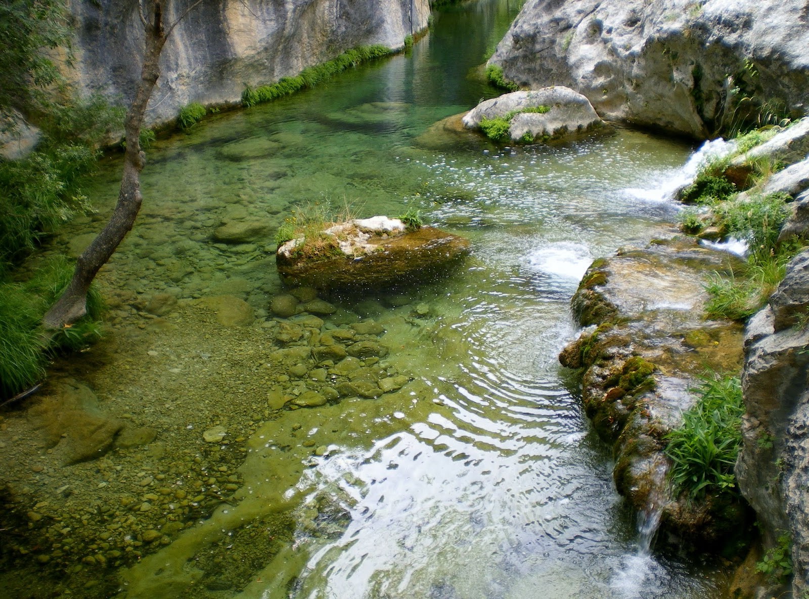 Club de Senderismo Los Escuderos de Rus (Jaen): CERRÁ DE LA CANALIEGA