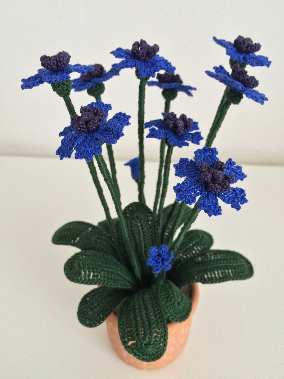 How to crochet a Cornflower