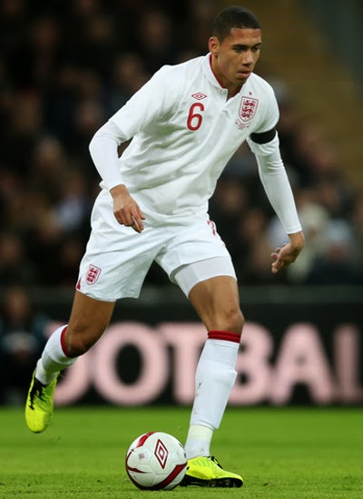 Manchester United: Manchester United Player >> Chris Smalling Biography