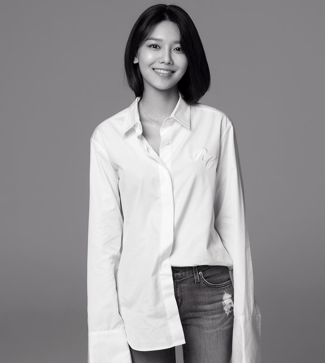 See the lovely black and white photos of SNSD SooYoung - Wonderful ...