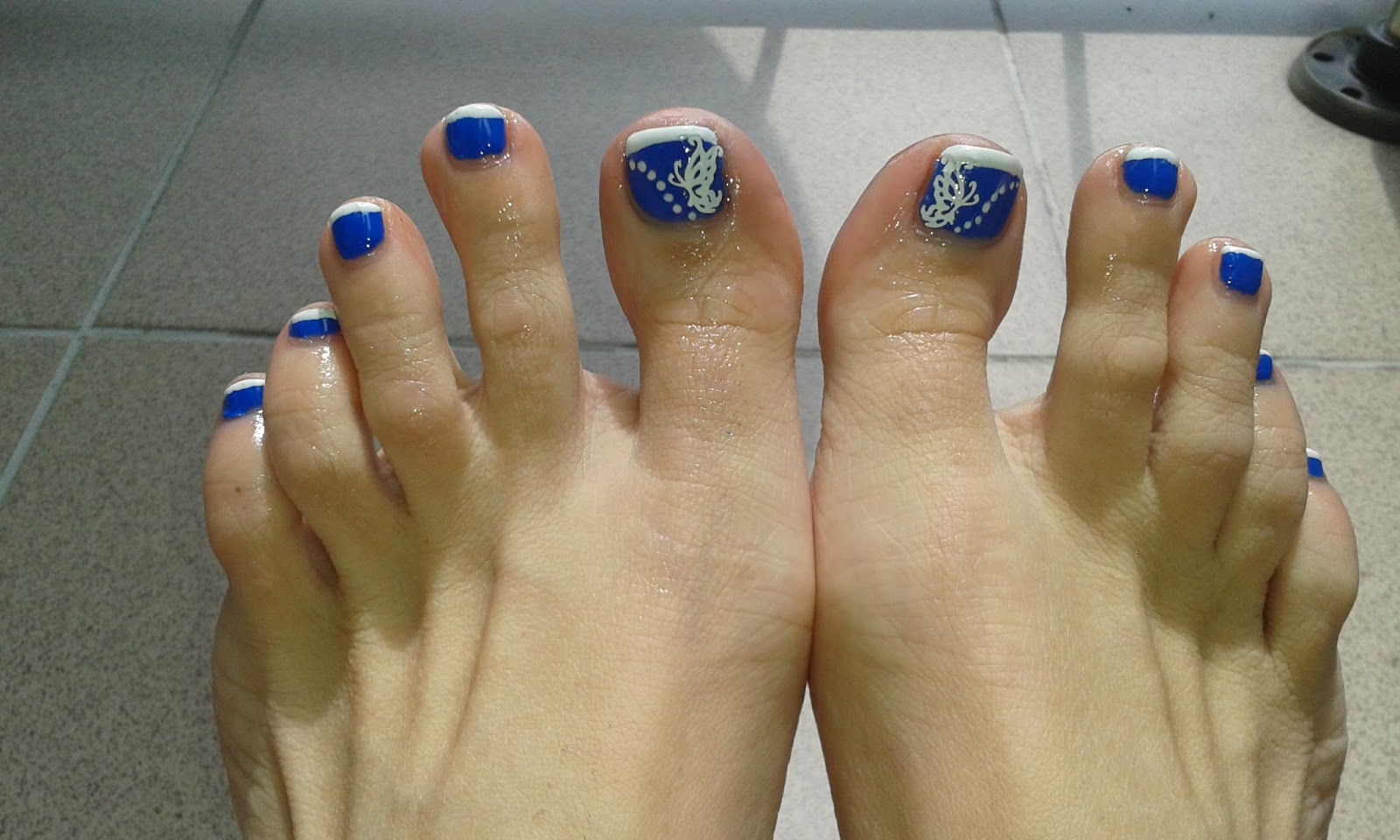 Kolorowe paznokcie: Stopy - french niebiesko biały, Bell Fashion Colour ...