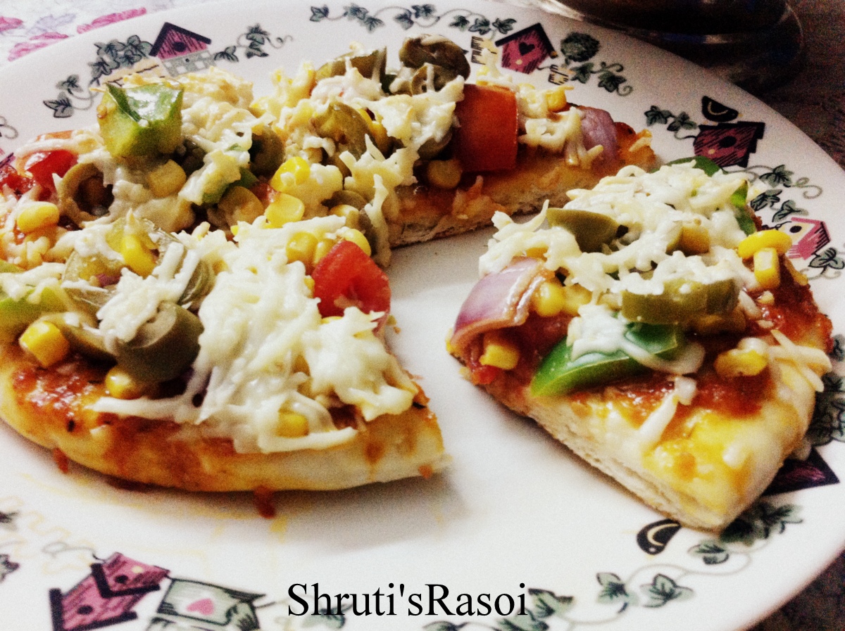 Shruti Rasoi: Veg Extravaganza Pizza
