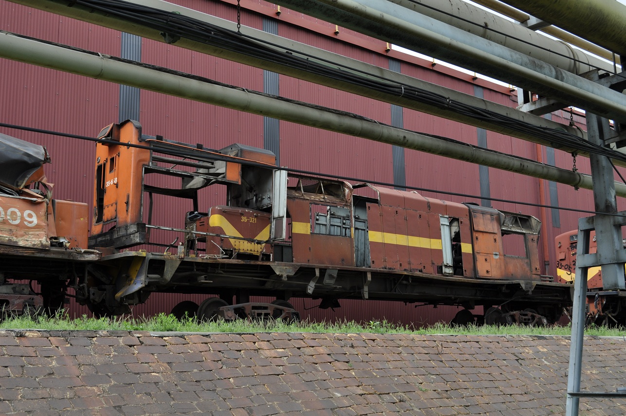 SAR CONNECTA: Diesel Locomotive Wrecks - Grindrod / Iscor Facility ...