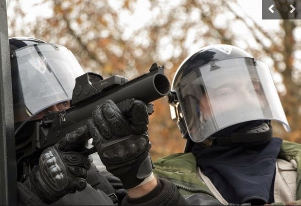 27 novembre 2007: Flashball et manifestations à Nantes / samedi 1 & 22 ...