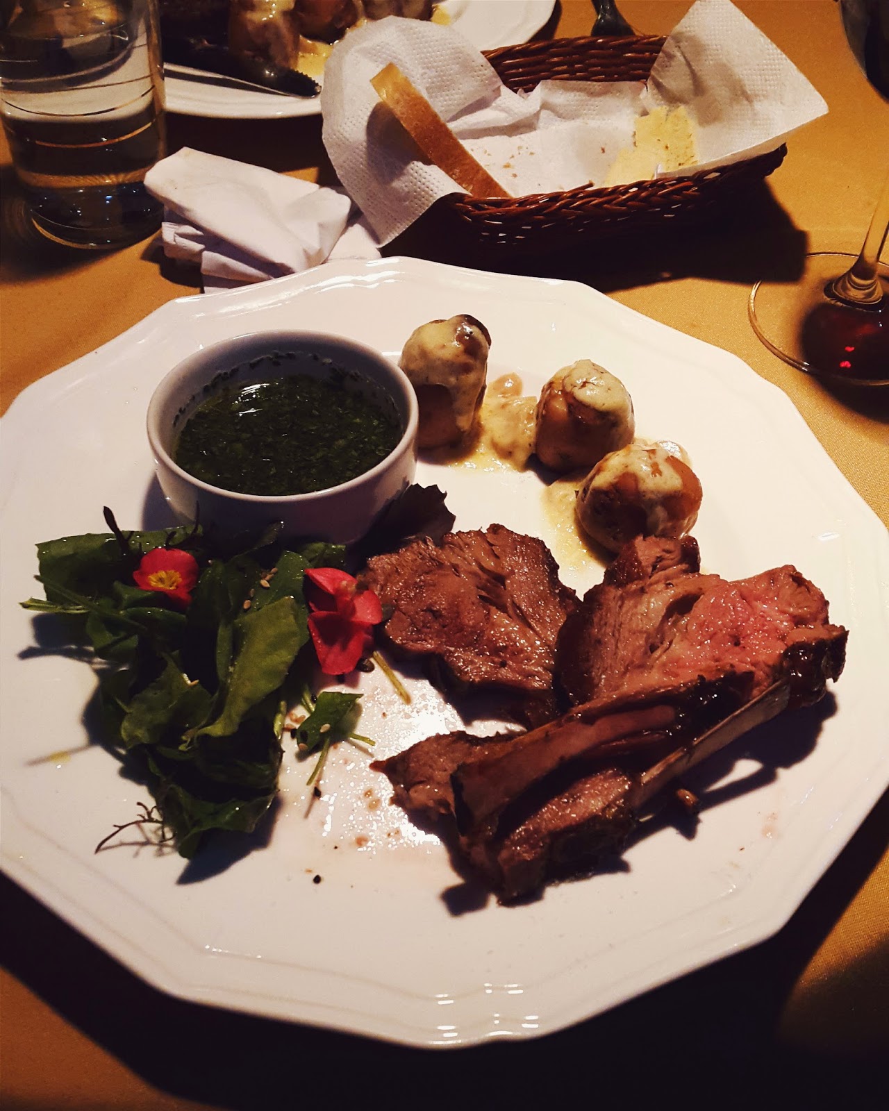 Uma noite no museu: tango e comidas típicas uruguaias - Uruguai por uma ...