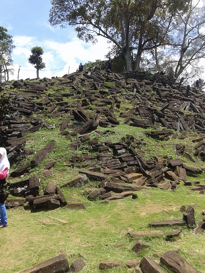 Journey to Gunung Padang: Ancient Megalithic Pyramid that could rewrite ...