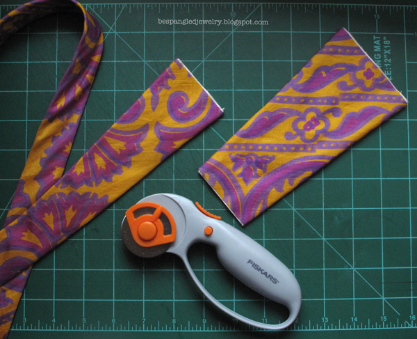 Bespangled Jewelry: How To Make a Cute Belt from an Old Necktie!