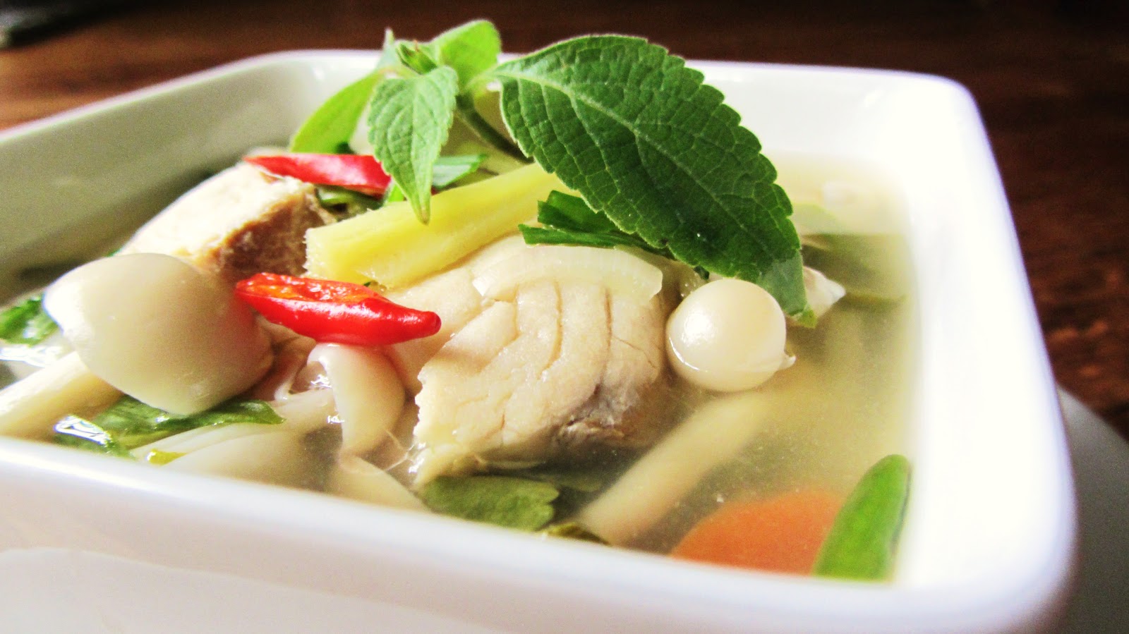 Let's eat......simple!: Tom Yum Po-Tak Sea Bass