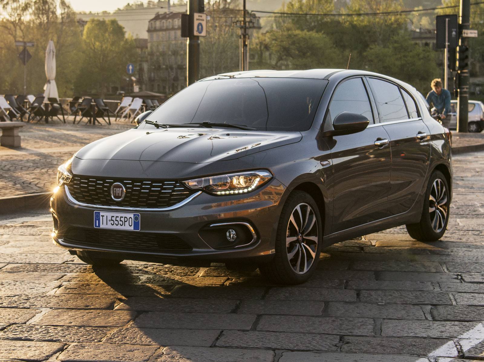 Fiat Tipo 2017: detalhes das versões Hatch e Station Wagon