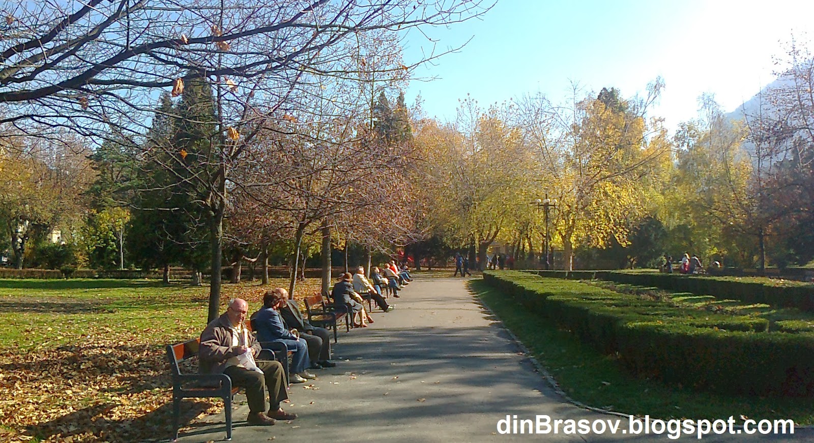 din Brasov: Toamna prin parcul central [poze]