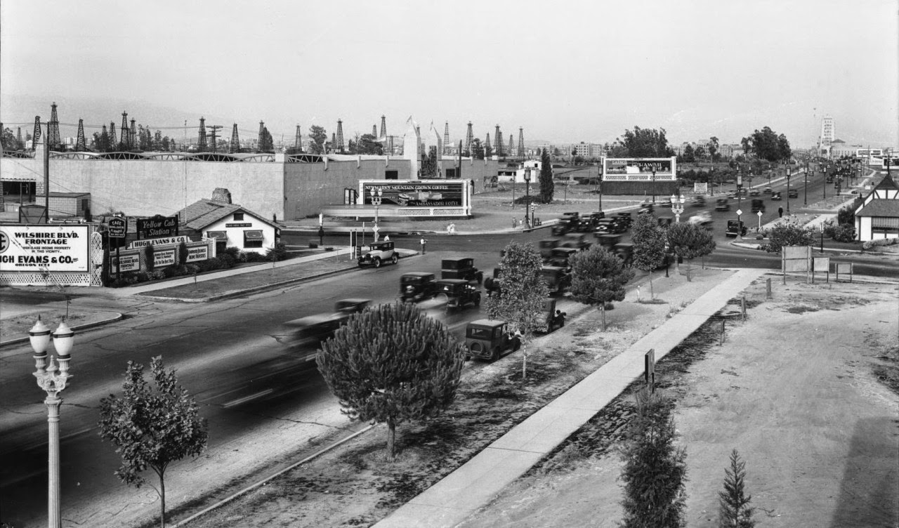 20 Stunning Vintage Photographs Capture Street Scenes of Southern ...