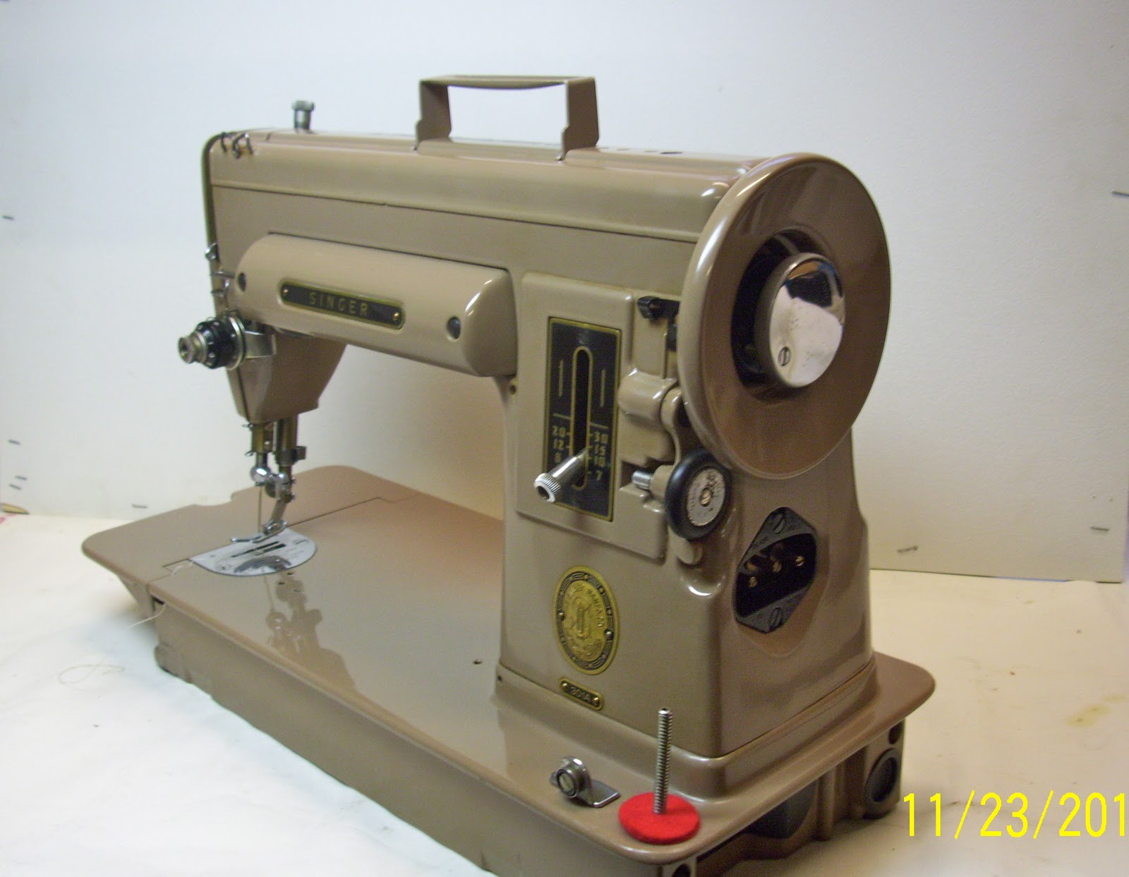 My Sewing Machine Obsession: Singer 301A