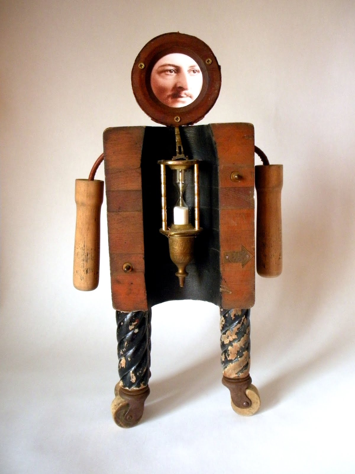 RAEvN's Nest: Assemblage Figures