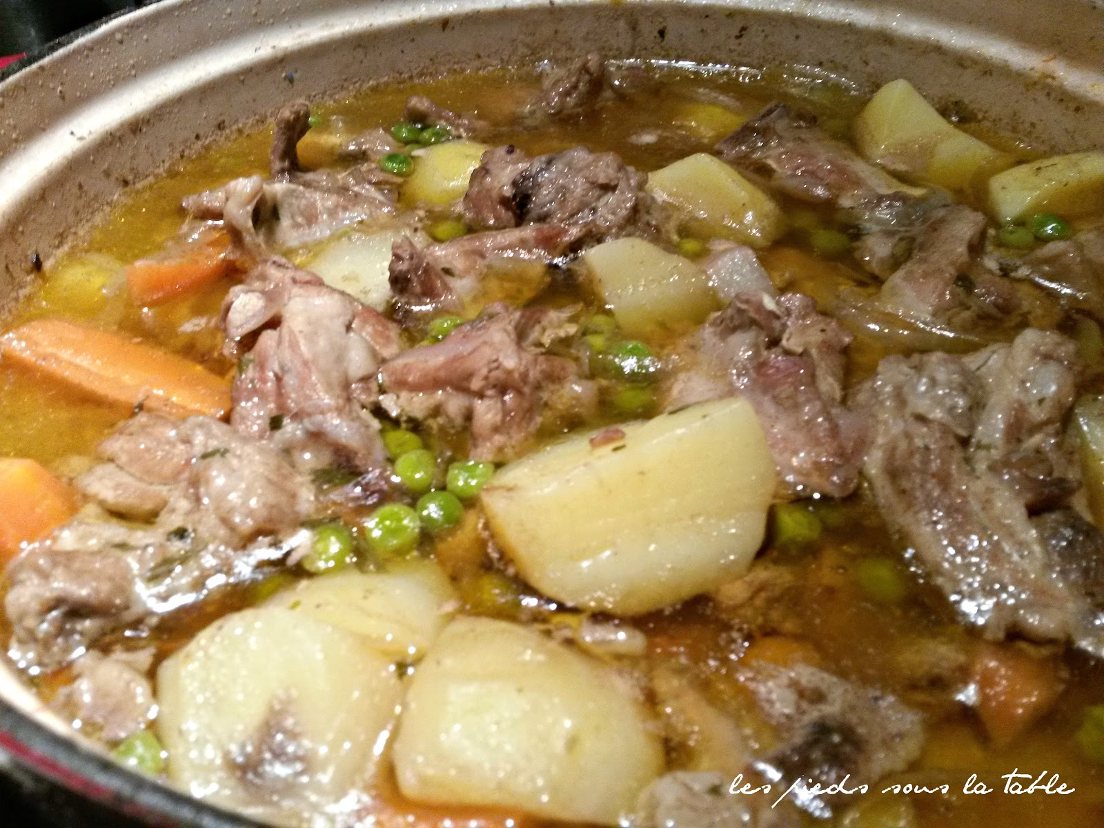 Navarin d’agneau traditionnel | les pieds sous la table
