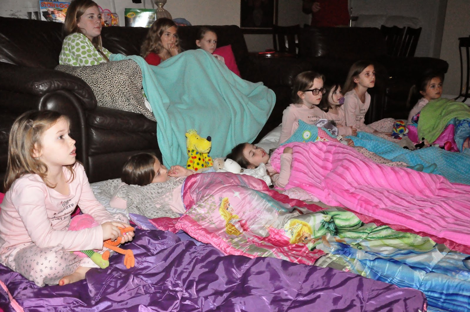 The Averitt Fam: Amelia's First Sleepover...