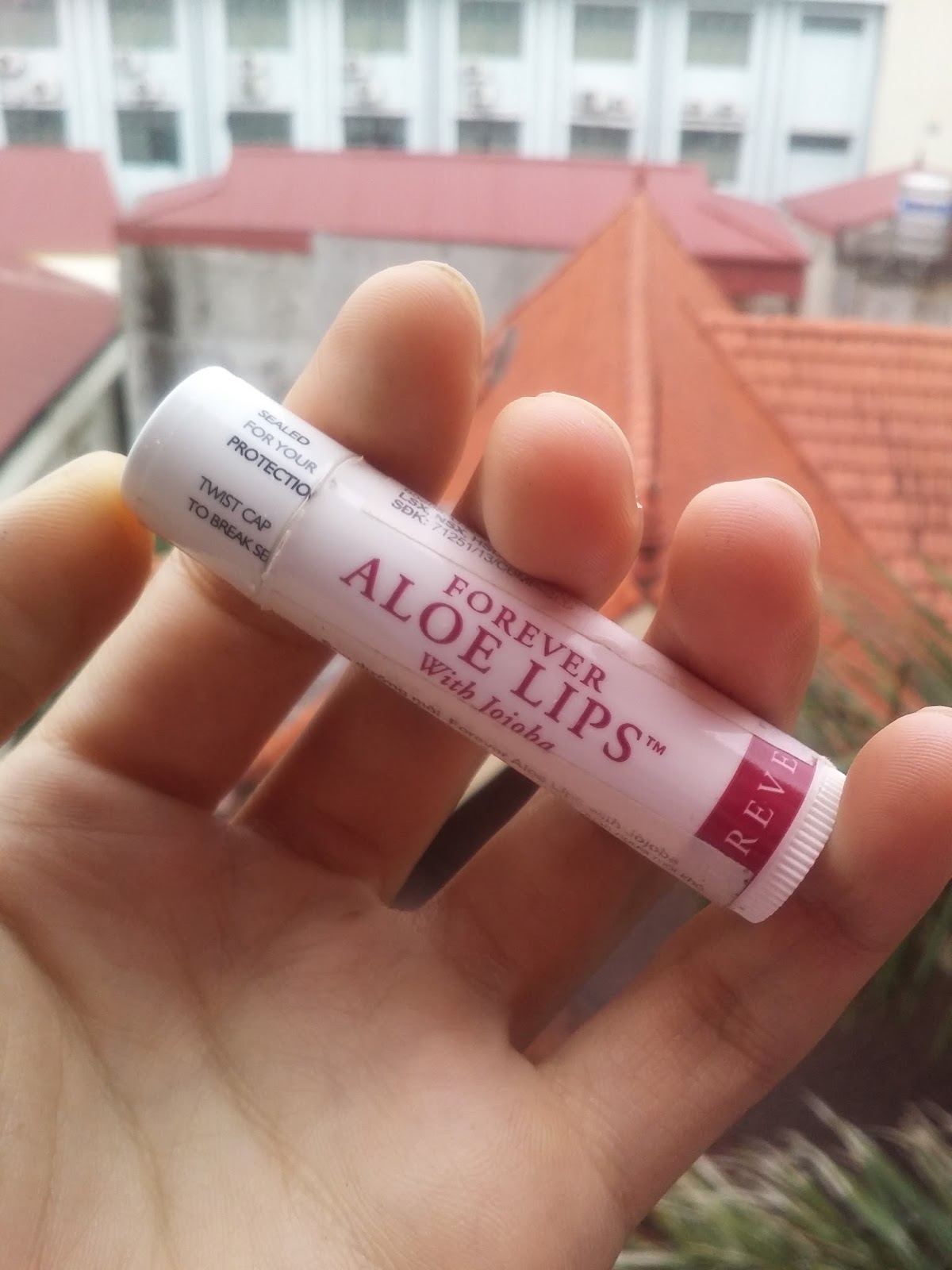 REVIEW: Forever Aloe Lips with Jojoba 9. 5/10 ♡♡♡ ~ Love Makes ...