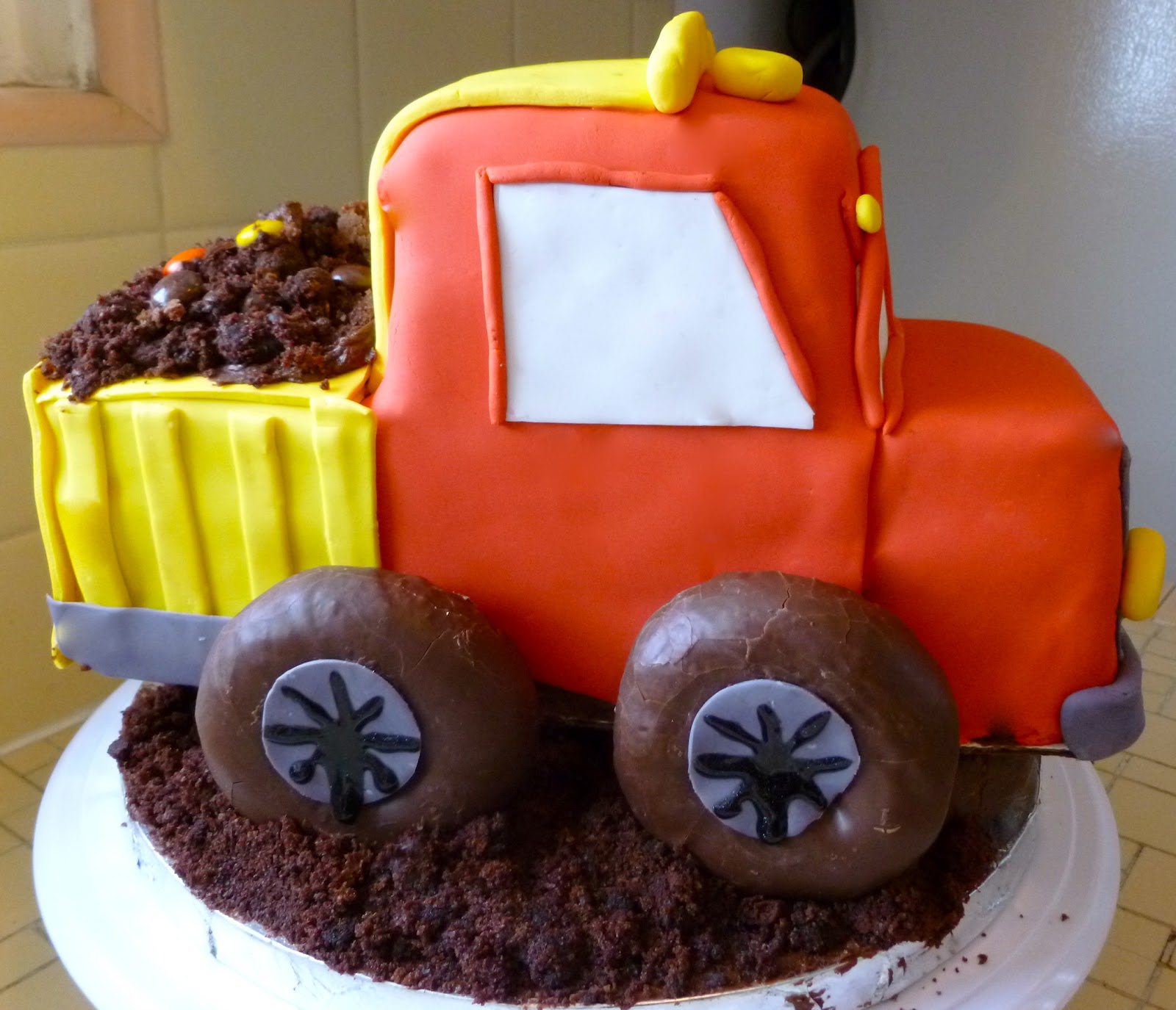 ♥ I'll Bake My Cake And Eat It Too ♥: ♥ Dump Truck Cake!