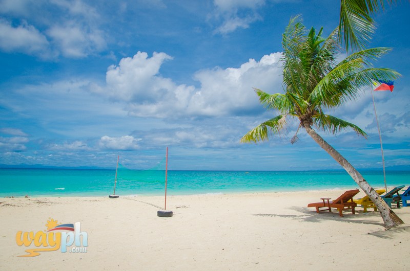 Lakbay sa Paraiso: Mga Patok na White Beach sa Pilipinas