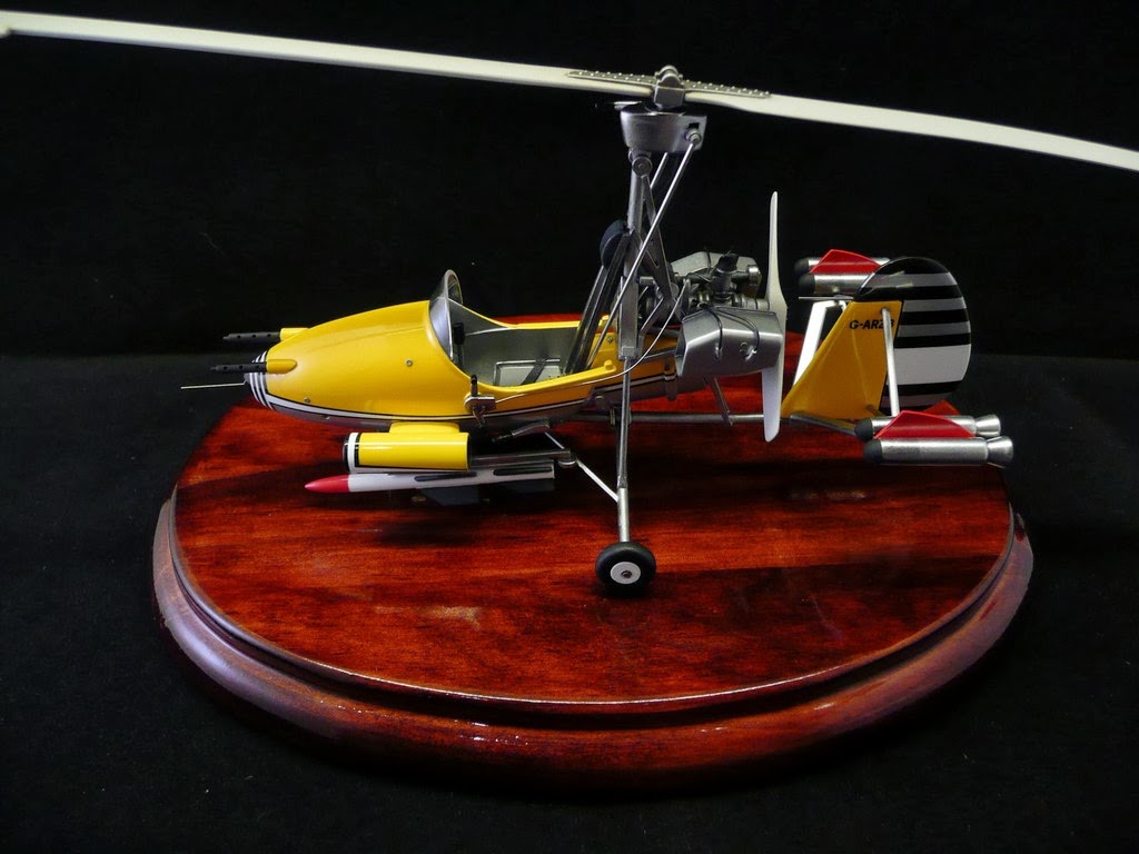 Plastic Corner: Airfix James Bond Autogyro (1:24 Scale)