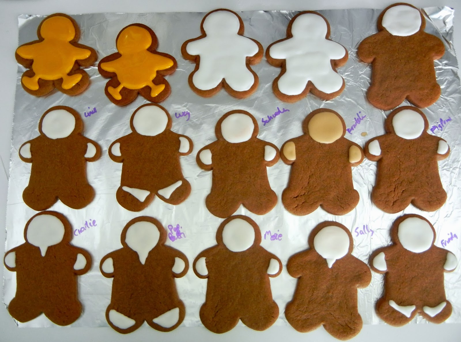 Sugar Swings! Serve Some: Peanuts Gang Gingerbread Men - Gingerbread ...