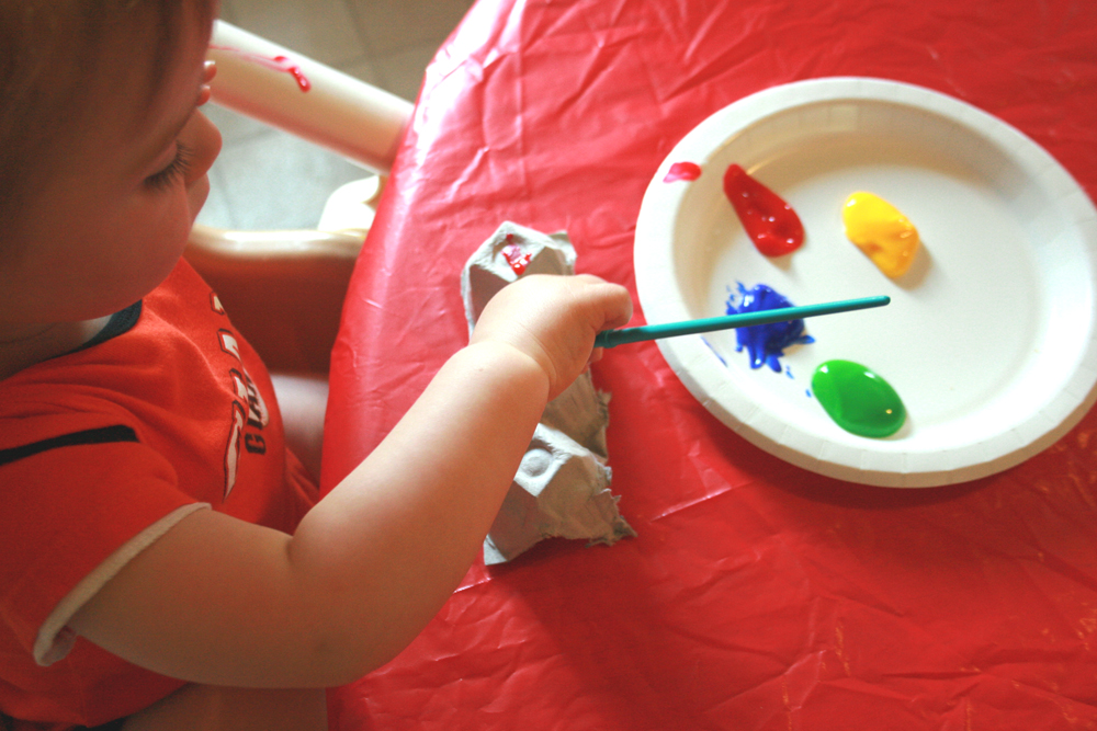 GoatNotes: Toddler Craft Project {Egg Carton Painting}