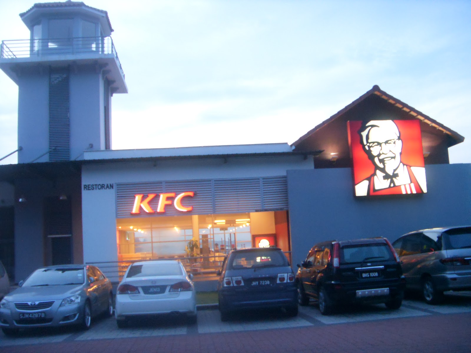 Mersing.my: Senja Nan Indah di KFC Tg Leman