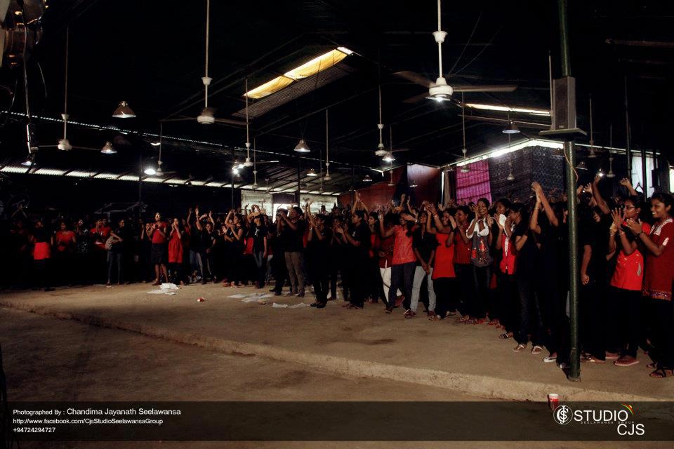 Ape Sinhala Panthiya : Gampaha Montana 2012