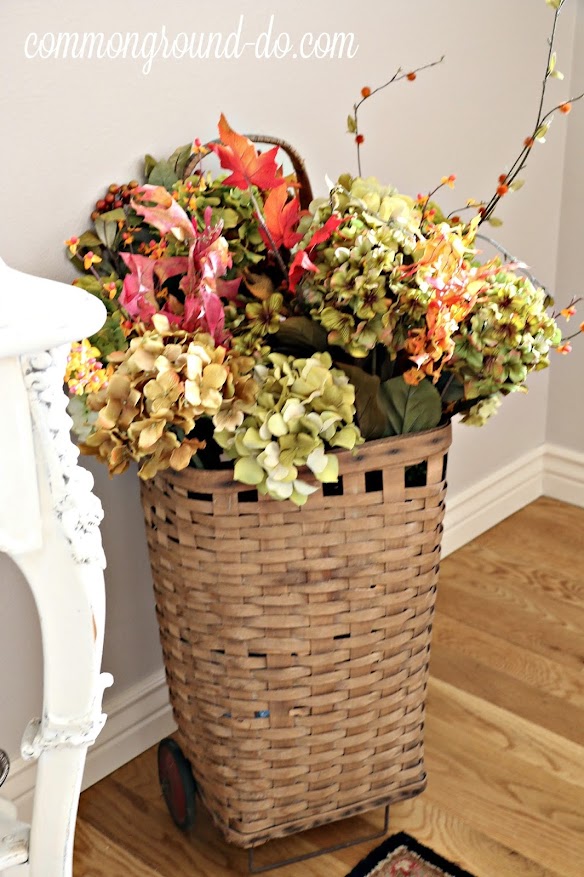 common ground : Bountiful Vintage Fall Baskets