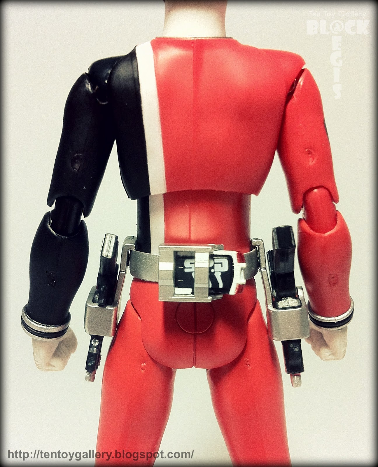 Ten Toy Gallery: Review: S.H.Figuarts Deka Red