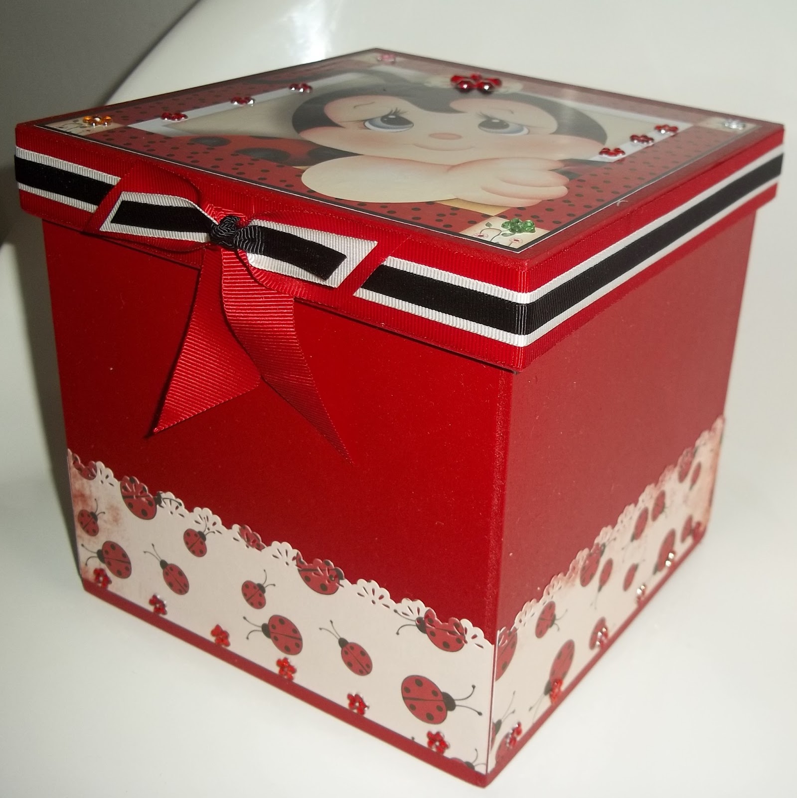 DESCOBRINDO O CAMINHO DA ARTE!: DECOUPAGEM...SCRAP E MDF