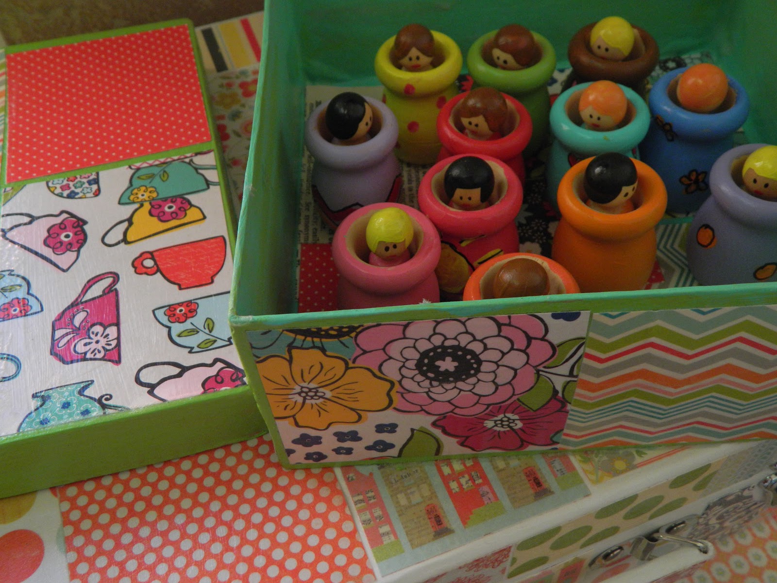 the vintage umbrella: peg doll matching game