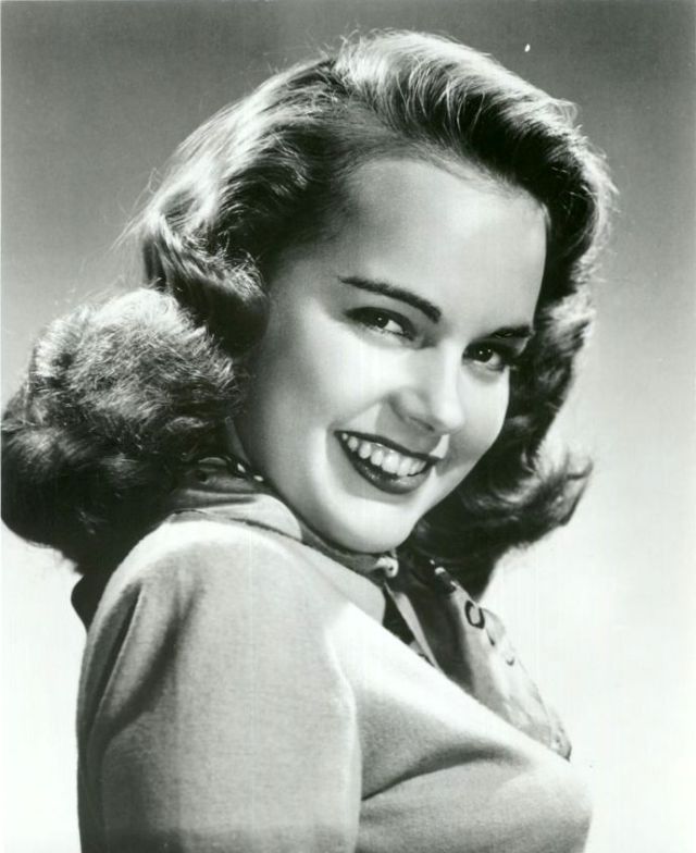 46 Glamorous Photos of Terry Moore in the 1940s and 1950s ~ Vintage ...